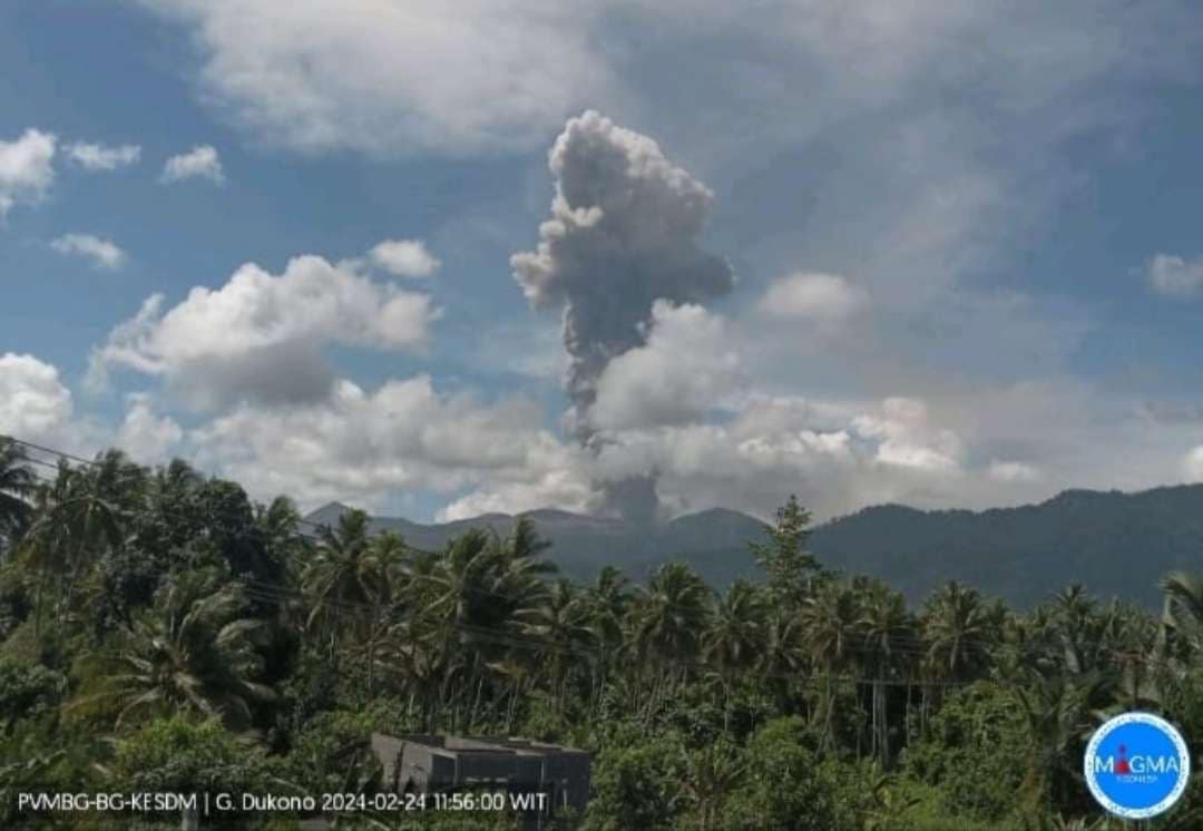 Gunung Api Dukono di Halmahera Utara Kembali Erupsi
